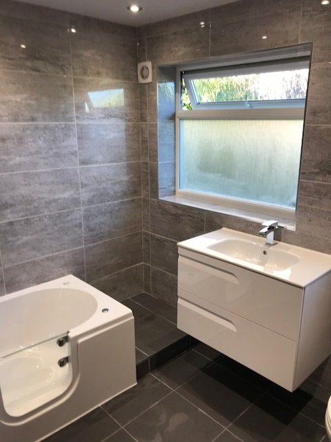 Walk-in Bath Transformation! - Freedom Showers